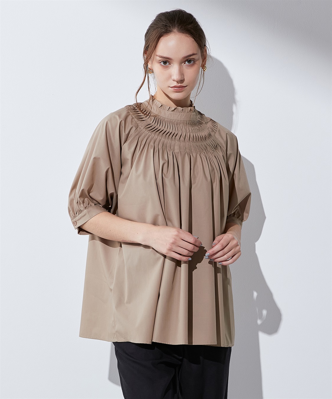 タックデザインブラウス LE SOUK HOLIDAY｜クロスプラス公式通販サイト